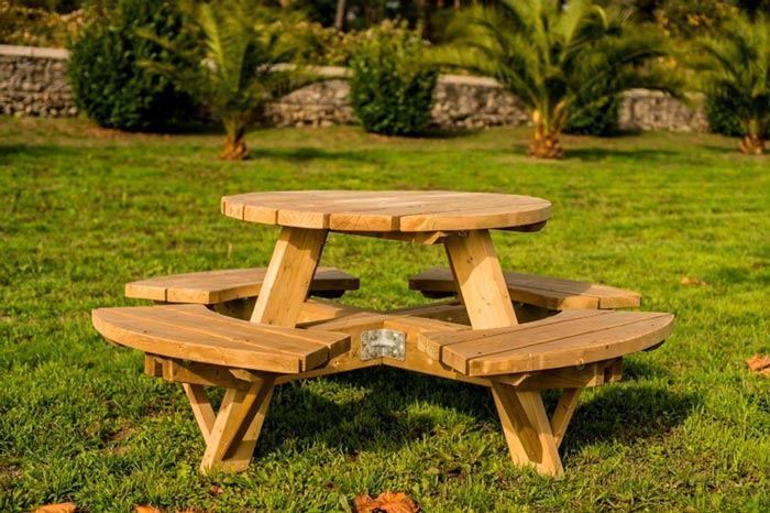 Table de pique-nique ronde. BrasaOvens